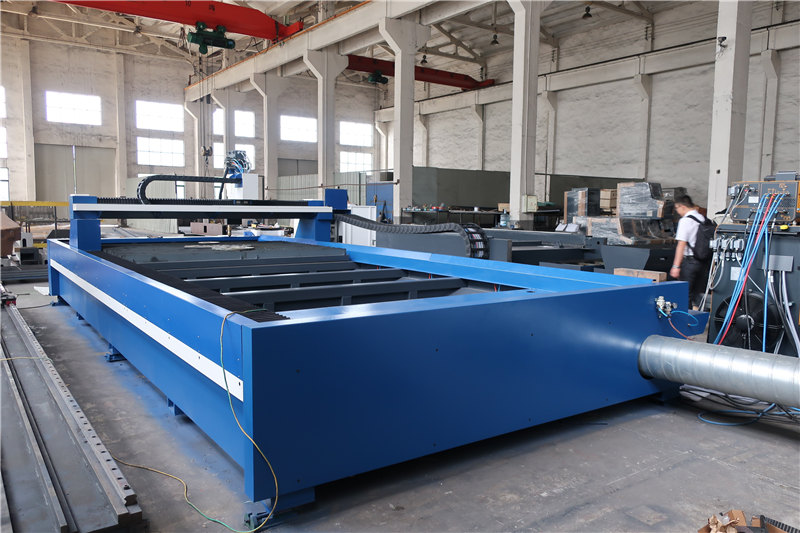 satu sisi didorong mesin pemotong api cnc, lembaran logam plasma cutter ...